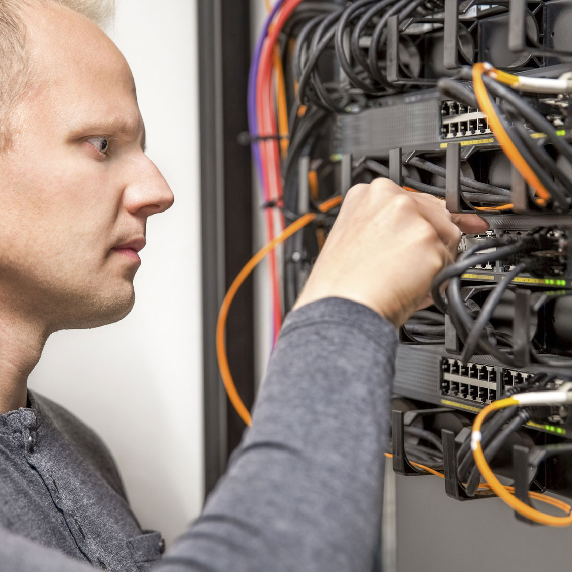 Professional telecommunication systems designed for you | INTERPORT REAL